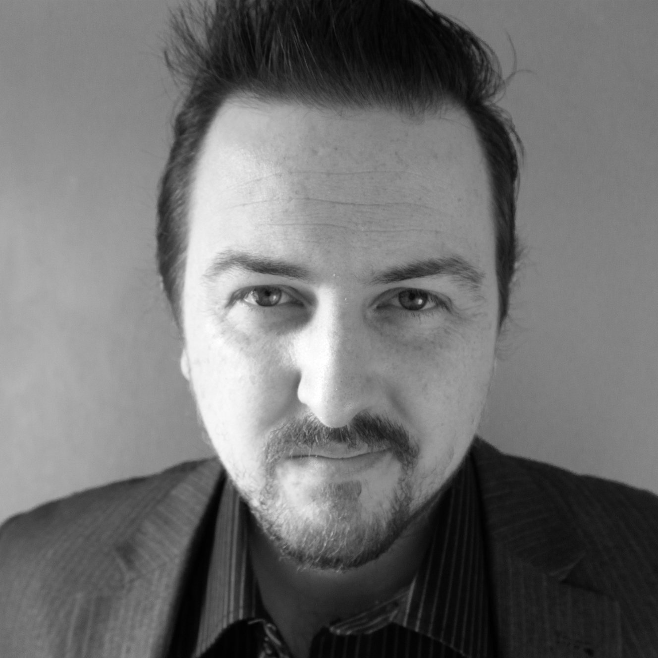 Jonathan J - Professional Voice Over Artist - Mello Studio